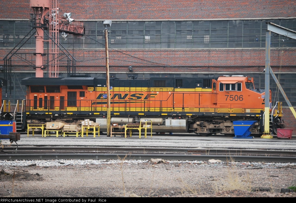 BNSF 7506